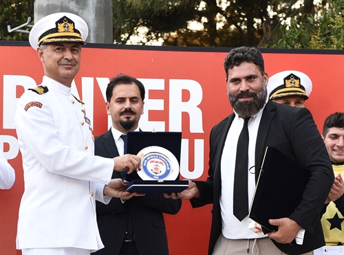 Sahil Güvenlik Hava Komutanı Albay Ertuğrul Şerbetçi safkanın antrenörü ...